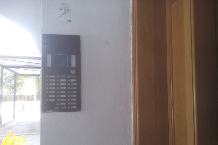 Αντικατασταση θυροτηλεφωνου με θυροτηλεοραση