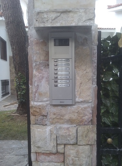 Αντικατασταση θυροτηλεφωνου με θυροτηλεοραση