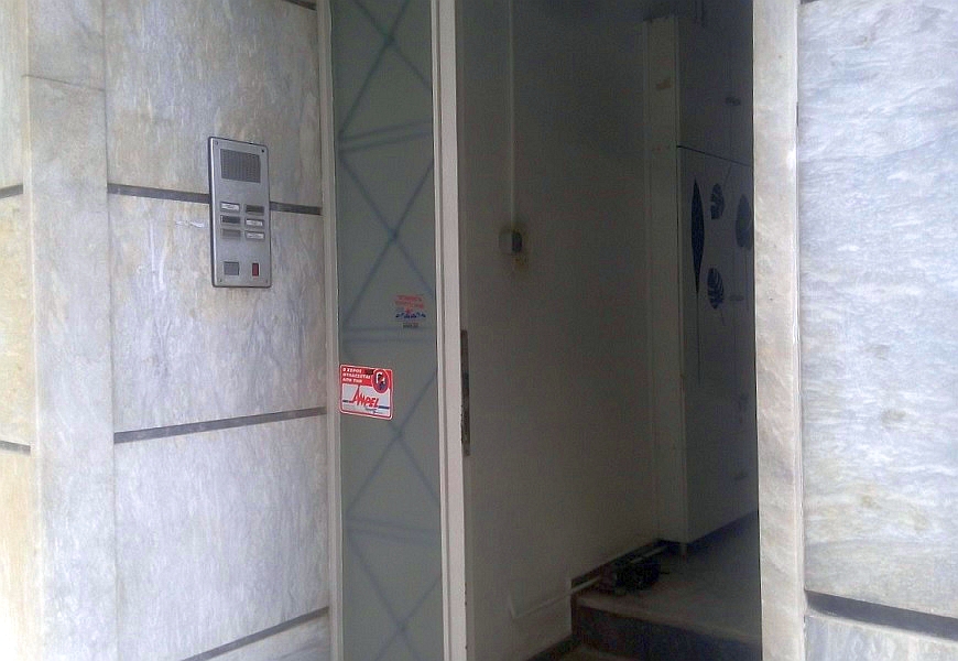 Αυτόματο κλείδωμα πόρτας εισόδου